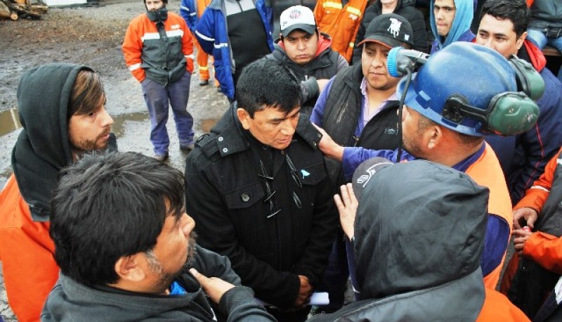 Mineros increparon al concejal de cambiemos Tito Lamas
